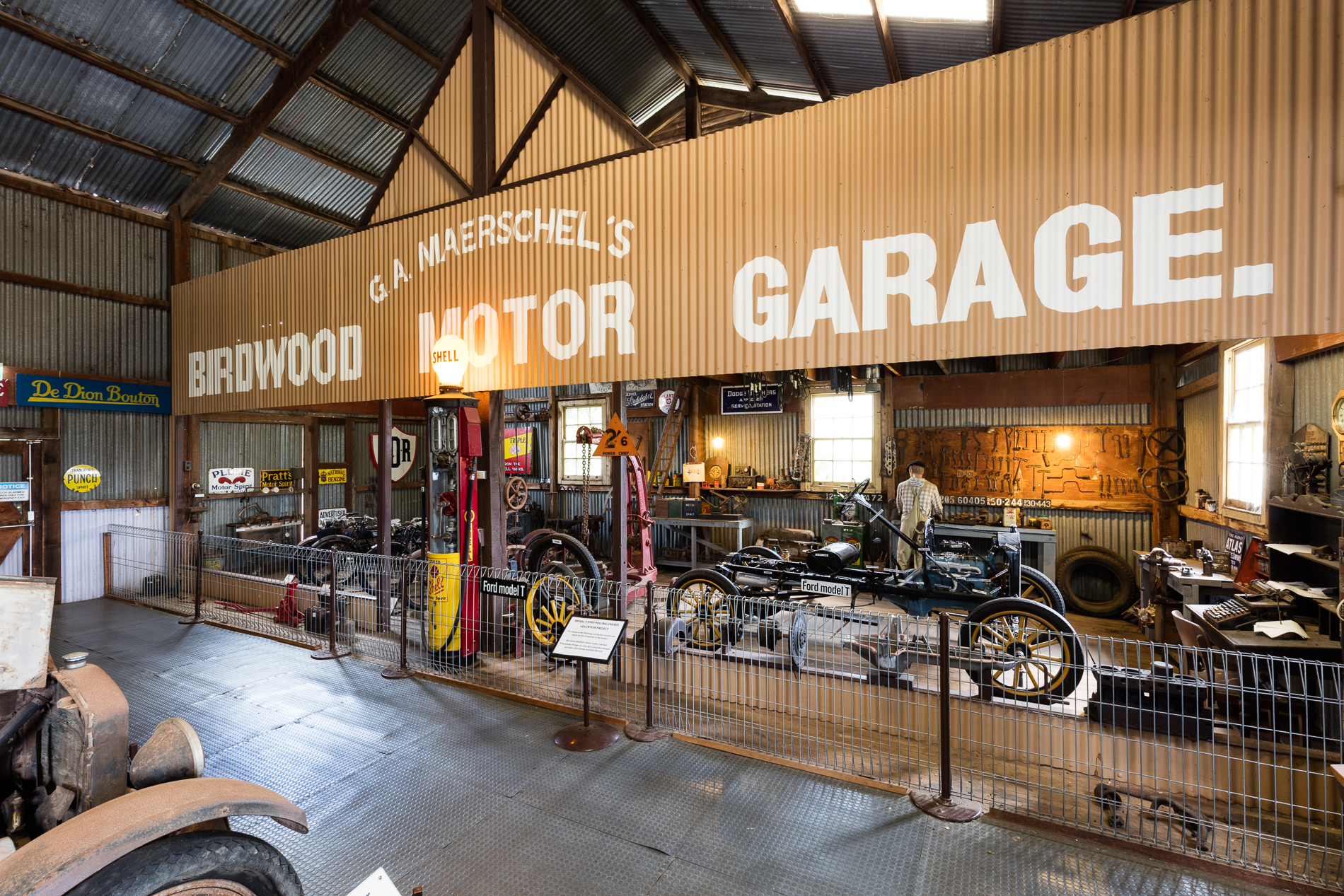 The 1920’s Garage | National Motor Museum